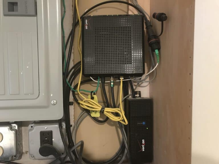 Comcast Xfinity vs. Verizon Fios (What's Better in 2023?) - Prudent Reviews