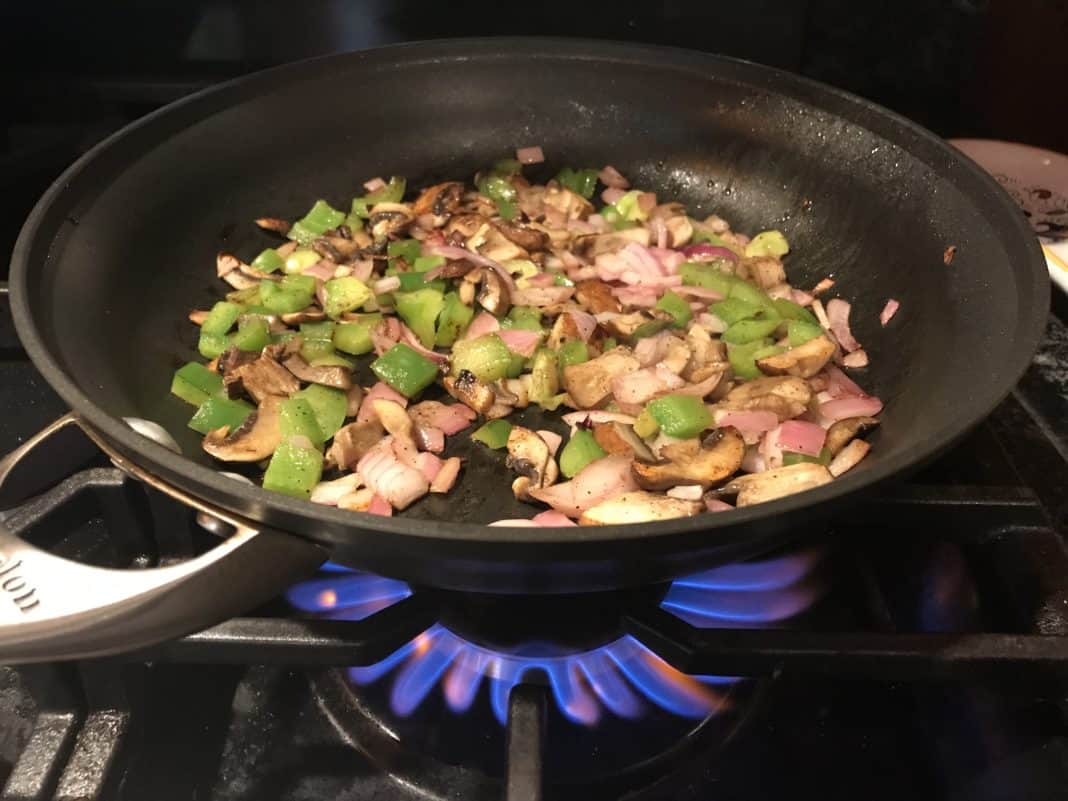 Why Pans and Baking Sheets Warp (& How to Easily Fix It) - Prudent Reviews