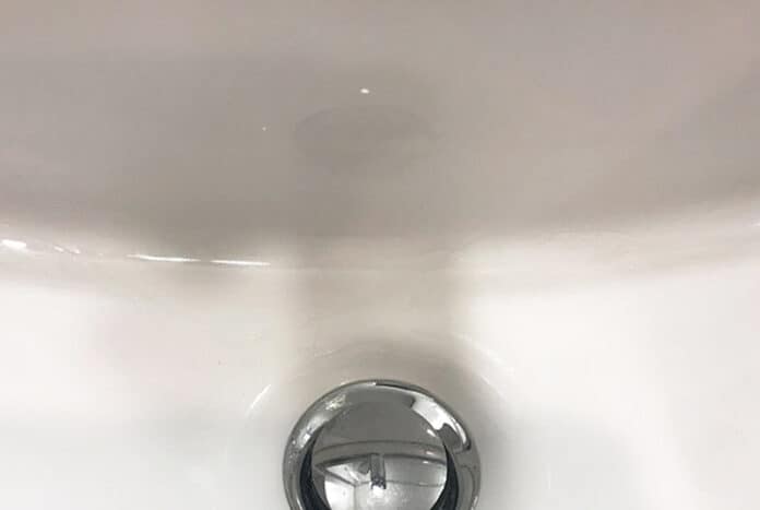 How to Fix a Cracked Porcelain Sink (8 Steps) - Prudent Reviews
