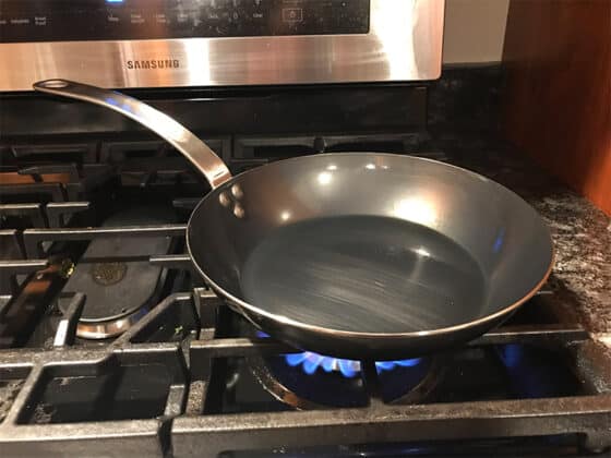 6 Best Non-Stick Pans Without Teflon (Comparison Chart)