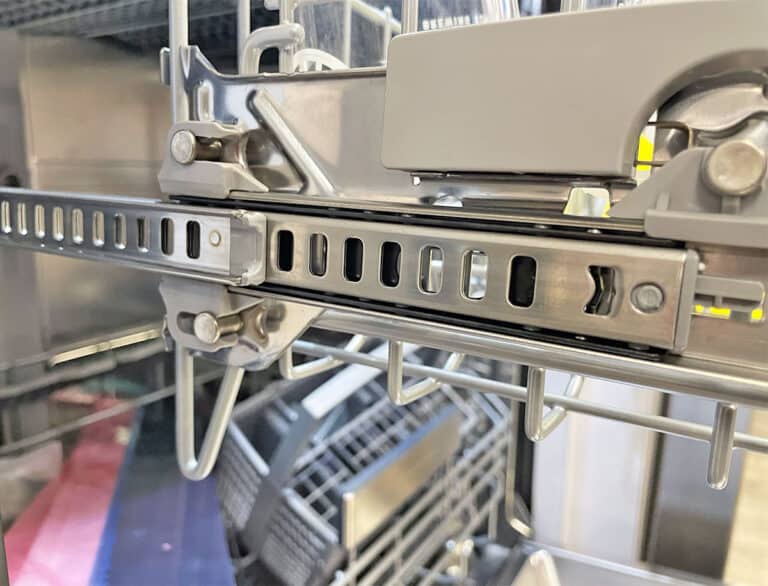 Miele vs. Bosch Dishwashers (8 Key Differences)