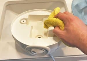 How to Clean a Vicks Cool Mist Humidifier (With Pictures) - Prudent Reviews