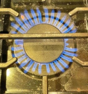 10 Types of Stoves/Cooktops (And the Pros & Cons of Each)