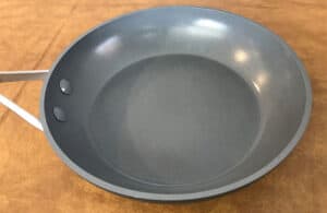 5 Best Non-Stick Pans Without Teflon (Comparison Chart)