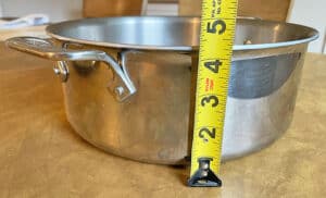 What Size Stock Pot Should You Buy? (Quick Guide) - Prudent Reviews