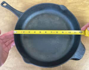 What Size Cast Iron Skillet Should You Buy? (Comparison Chart)