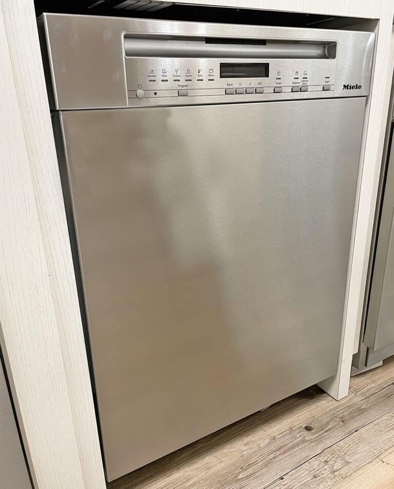 Miele vs. Bosch Dishwashers (8 Key Differences)