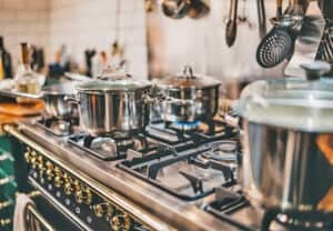 10 Types of Stoves/Cooktops (And the Pros & Cons of Each)