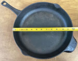 What Size Cast Iron Skillet Should You Buy? (Comparison Chart)