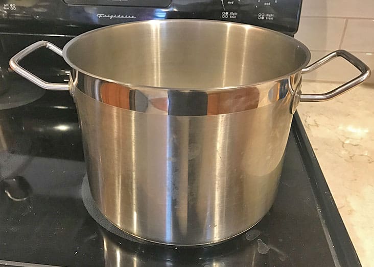 Stock Pot Vs Dutch Oven Do You Need Both Prudent Reviews